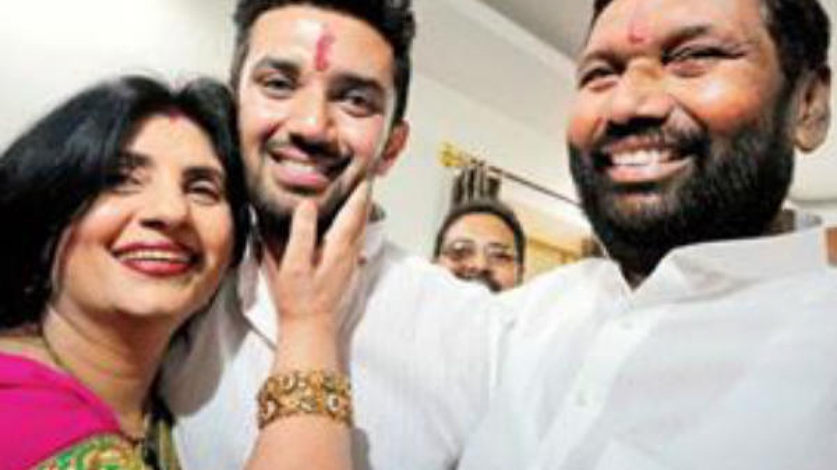 रामविलास पासवान ने की थीं दो शादियां, दूसरी पत्नी के बेटे हैं चिराग ...