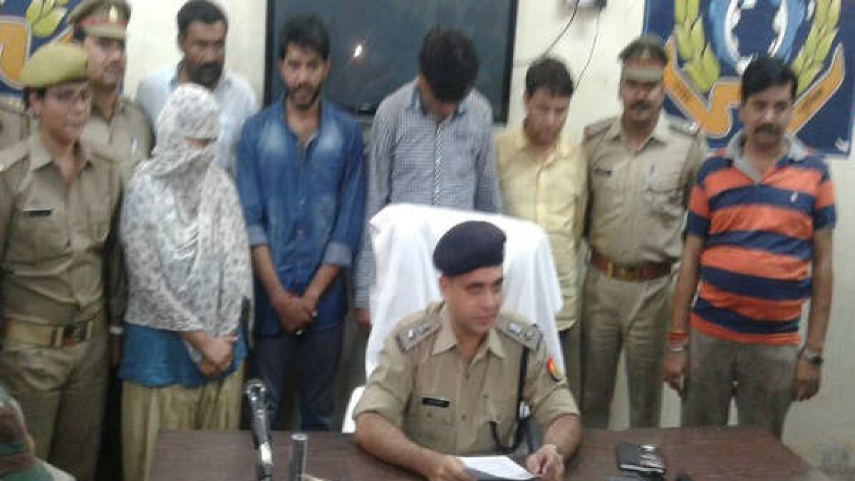 अपहरण करने वाले झांसी पुलिस के हत्थे चढ़े, पेशे से डॉक्टर महिला भी गैंग ...