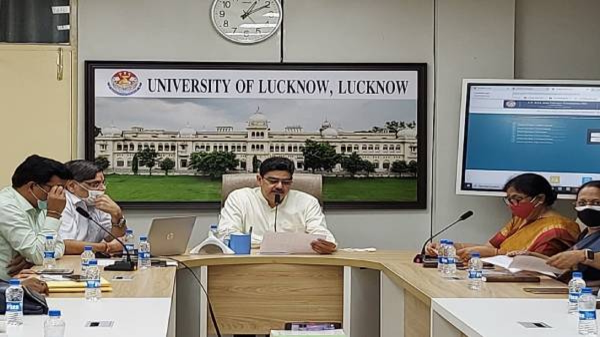 जानिए कौन हैं प्रोफेसर ALok Kumar Rai जिन्होंने तोड़ा lucknow ...