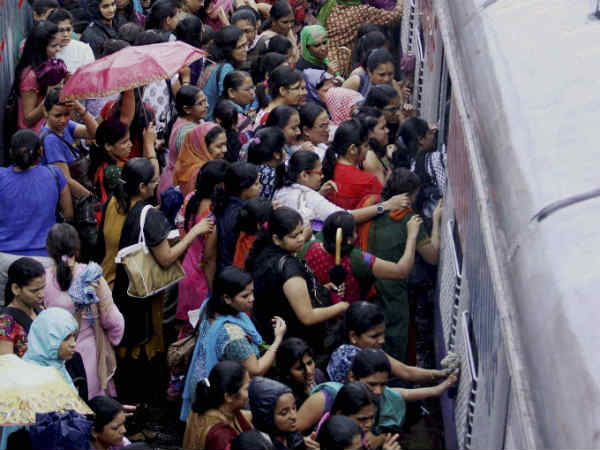 बिहार में राज्‍यरानी एक्‍सप्रेस ने भीड़ को रौंदा, 20 की कटकर मौत ...