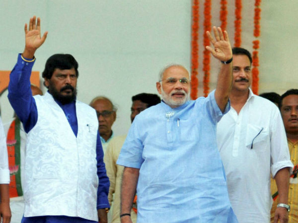 शपथ लेते समय नाम लेना ही भूल गए मोदी के नए मंत्री | Ramdas Athavale ...