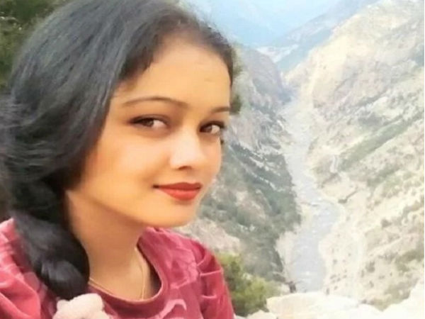 मिलिए हिमाचल की जांबाज बेटी पूनम नेगी से, खतरनाक सड़क पर बेधड़क चलाती ...