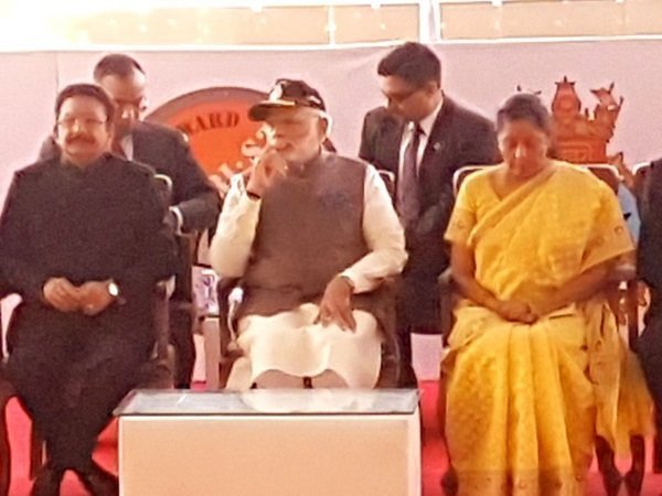 पीएम मोदी ने राष्ट्र को समर्पित की देश में बनी पहली परमाणु सबमरीन INS ...