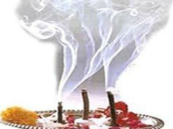 ग्रहों को खुश कर सकती हैं अलग-अलग खुशबुओं की धूपबत्ती, जानिए कैसे ...