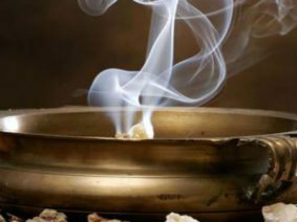 ग्रहों को खुश कर सकती हैं अलग-अलग खुशबुओं की धूपबत्ती, जानिए कैसे ...