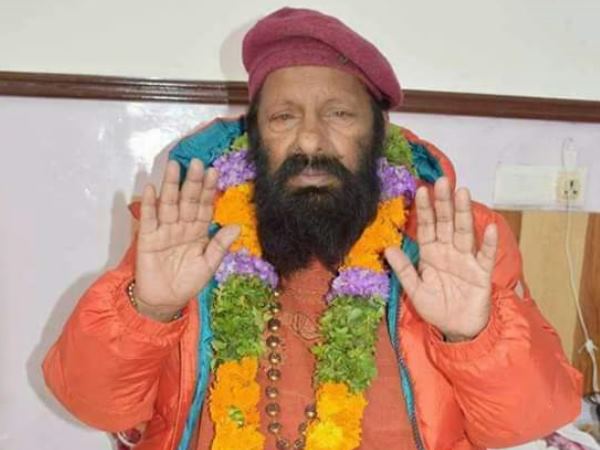 कुंभ: एक विमान हादसे के बाद सेना के विंग कमांडर कैसे बन गए पायलट बाबा ...