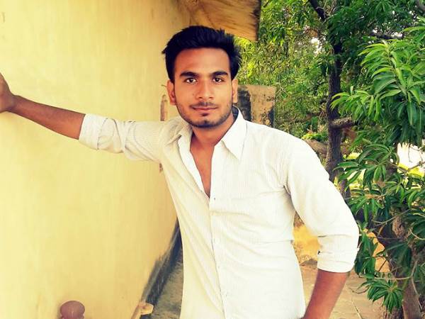 Shadab Hussain : गरीबी को मात देकर दर्जी का बेटा बना CA टॉपर, रिजल्ट ...