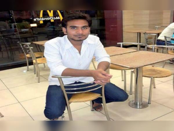 Shadab Hussain : गरीबी को मात देकर दर्जी का बेटा बना CA टॉपर, रिजल्ट ...