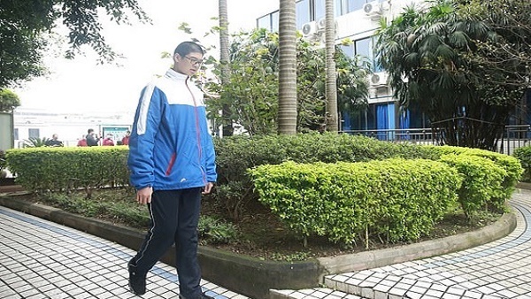 चीन के रेन कीयू हैं दुनिया के सबसे लंबे टीनेजर, 7.3 फीट है हाइट | China ...