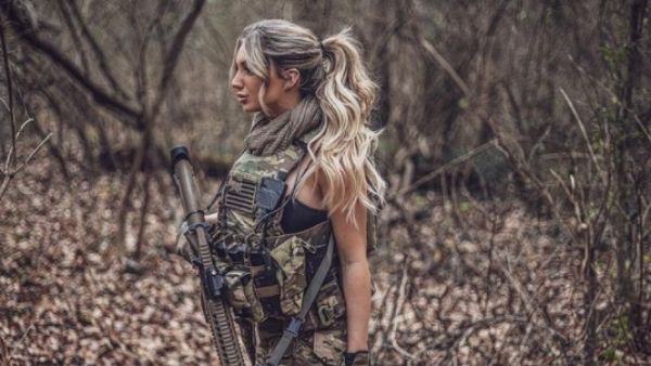 अमेरिकी सेना में अधिकारी थी लड़की, कैरियर बदलकर बन गई एडल्ट स्टार, बोली ...