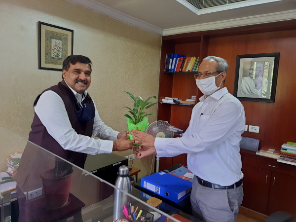 कौन हैं IAS Kuldeep Ranka जिनको खेल मंत्री Ashok Chandna दिलाना चाहते ...