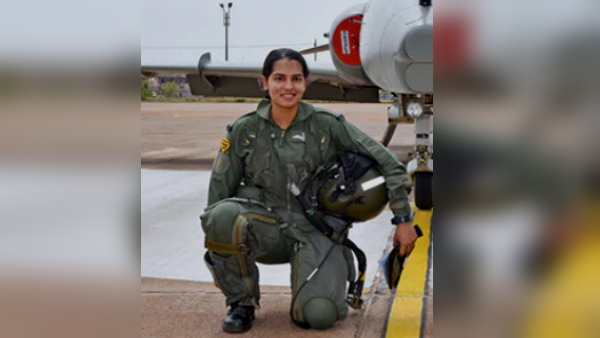 IAF में पिता-बेटी ने पहली बार उड़ाया लड़ाकू विमान, कौन हैं Sanjay ...