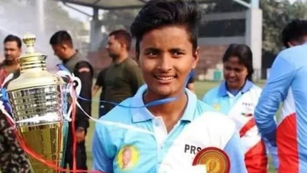 बिहार: बेगूसराय की गलियों में लड़कों के साथ खेली क्रिकेट, अब महिला ...