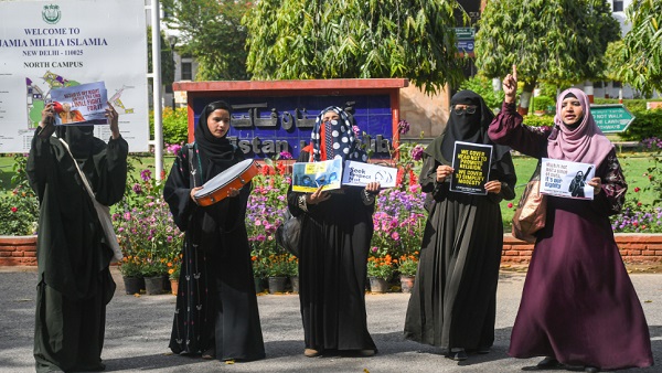 Karnataka Hijab Ban: आसान भाषा में समझिए सुप्रीम कोर्ट का फैसला, जज ने क्यों किया बिजो इमैन्युअल ...