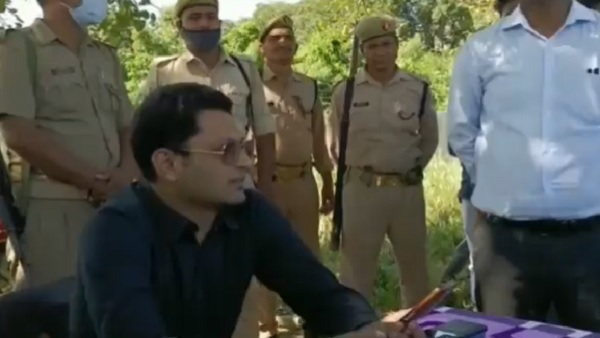 'सरकार कोई Zomato सर्विस नहीं चला रही', UP के IAS ऑफिसर ने बाढ़ ...