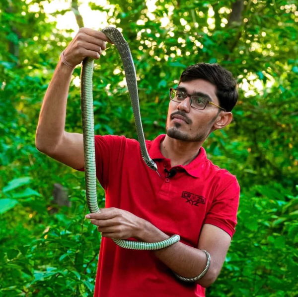 Amit Sharma : 18 लाख की जॉब छोड़ इंजीनियर बना Youtuber, अब Crazy XYZ से ...