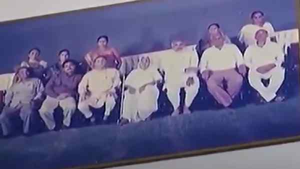 और कौन-कौन है पीएम नरेंद्र मोदी के परिवार में, कितने भाई और बहन? | PM ...