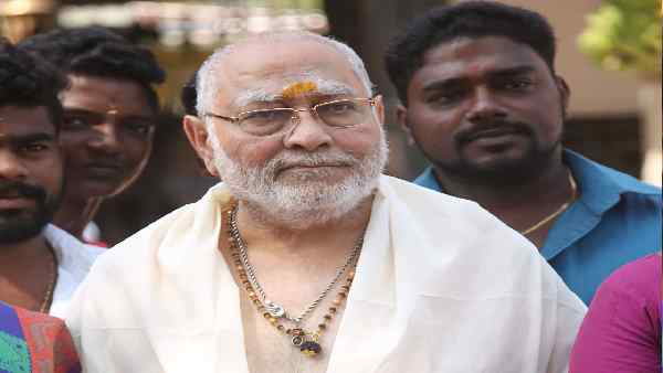 और कौन-कौन है पीएम नरेंद्र मोदी के परिवार में, कितने भाई और बहन? | PM ...