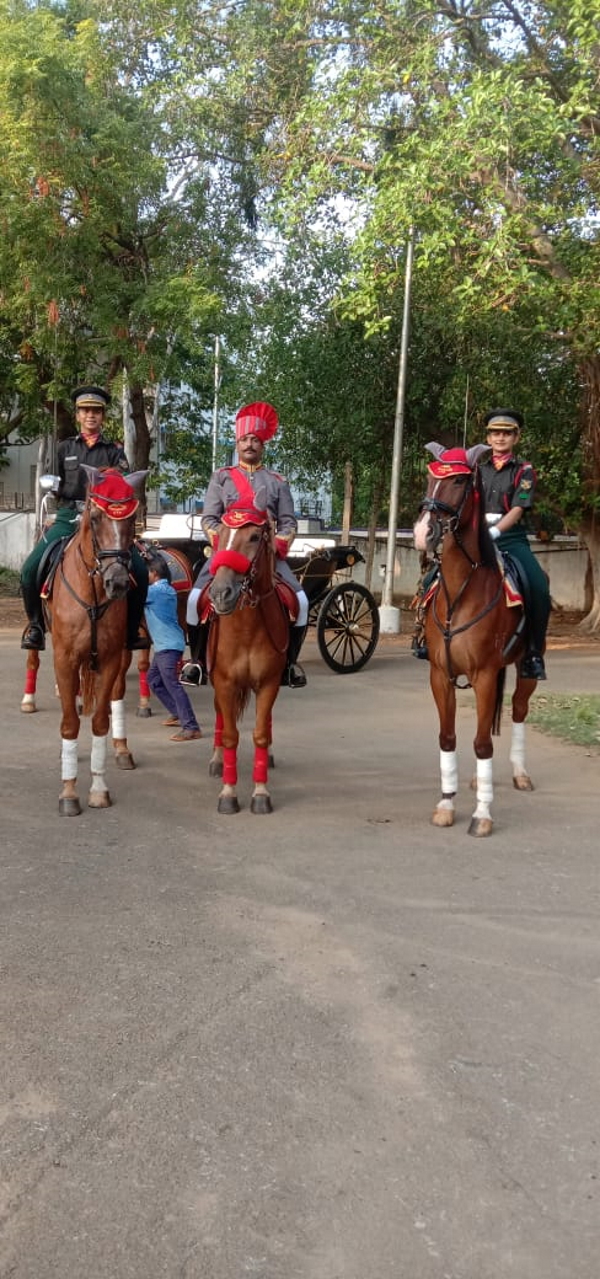 Dimple Singh Bhati : कौन हैं Republic Day Parade को लीड करनी वाली ले ...