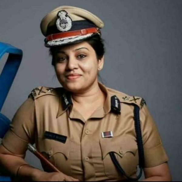 IAS vs IPS: कर्नाटक की आईएएस Rohini Sindhuri व आईपीएस D Roopa के बीच क् ...