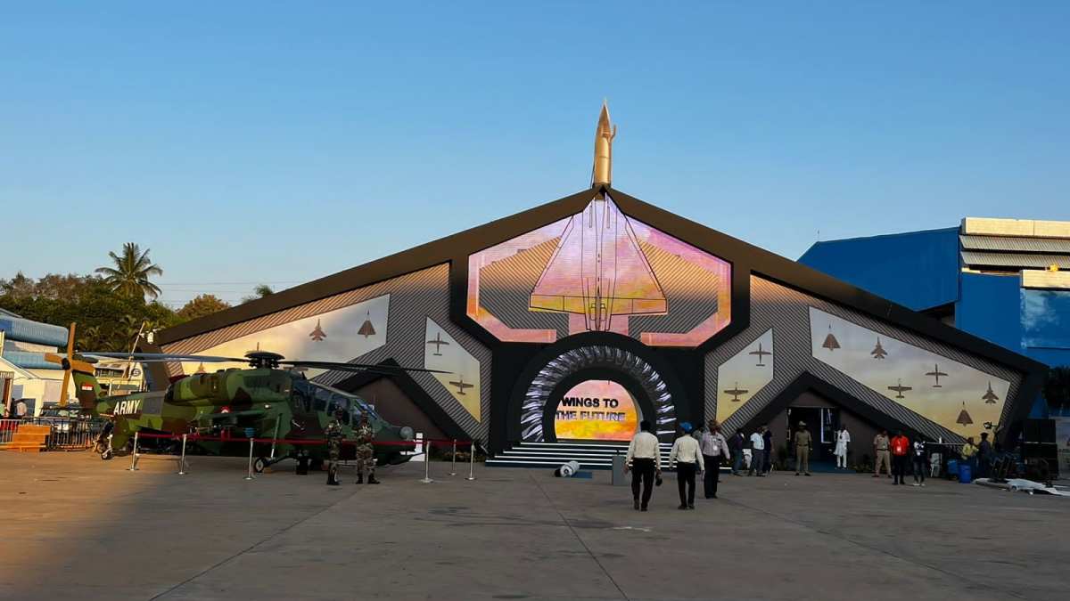 Jet Pack Indian Army की ताकत बढ़ाएगा! एरो इंडिया में प्रदर्शन, Northern ...