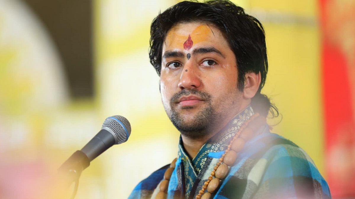 Sagar News: धीरेंद्र शास्त्री पर टिप्पणी करने से रोका तो पुजारी के कंधे ...