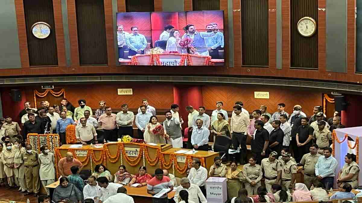 Delhi Mayor Election: AAP उम्मीदवार डॉ शैली ओबेरॉय निर्विरोध जीतीं मेयर ...