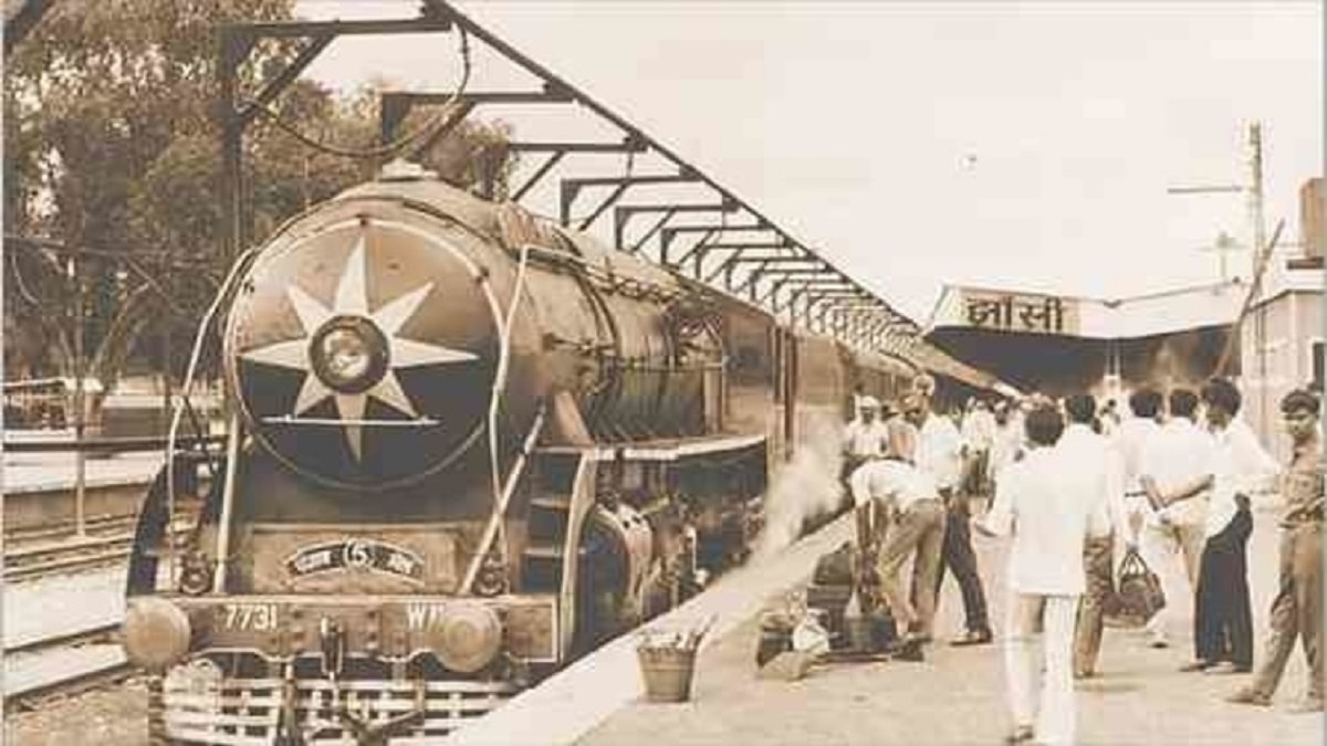 Indian Railway: अंग्रेजों के जमाने से अब तक चल रहीं ये 5 ट्रेनें ...
