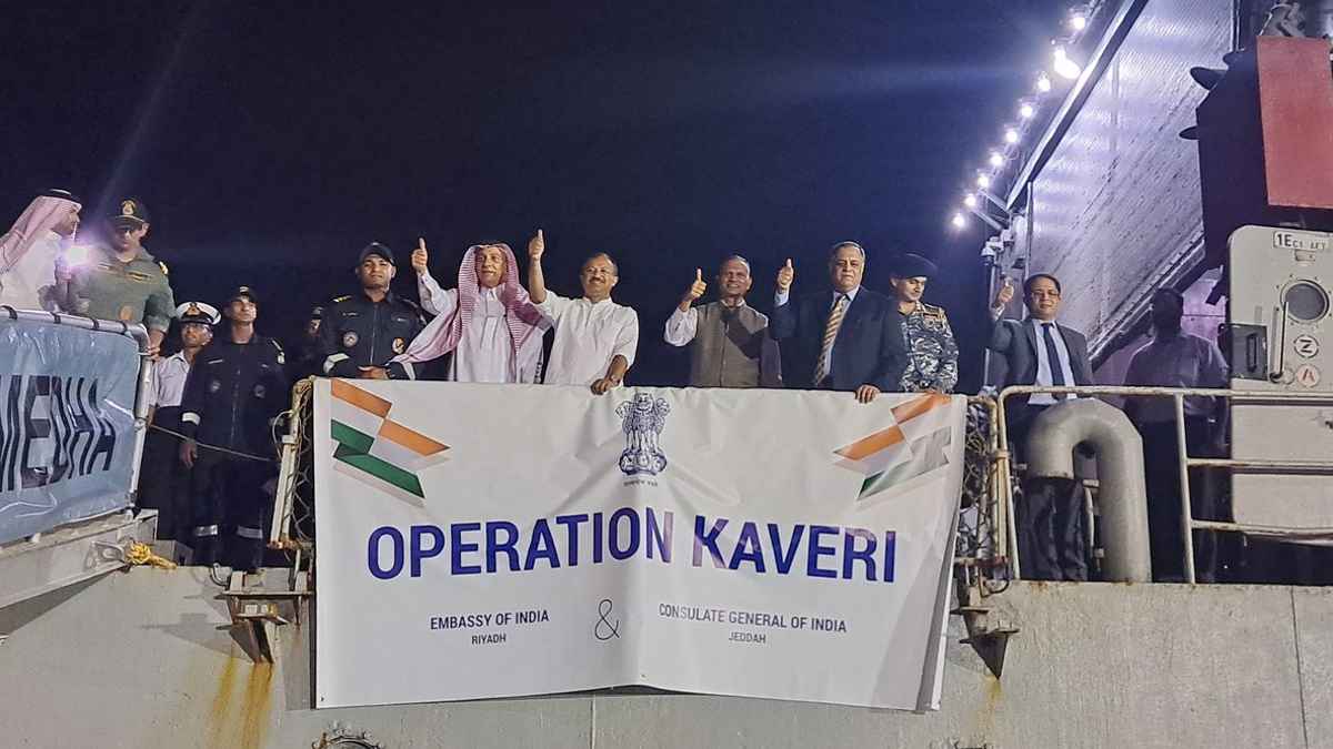 Operation Kaveri: सूडान में फंसे भारतीयों के दो जत्थे जेद्दाह पहुंचे ...