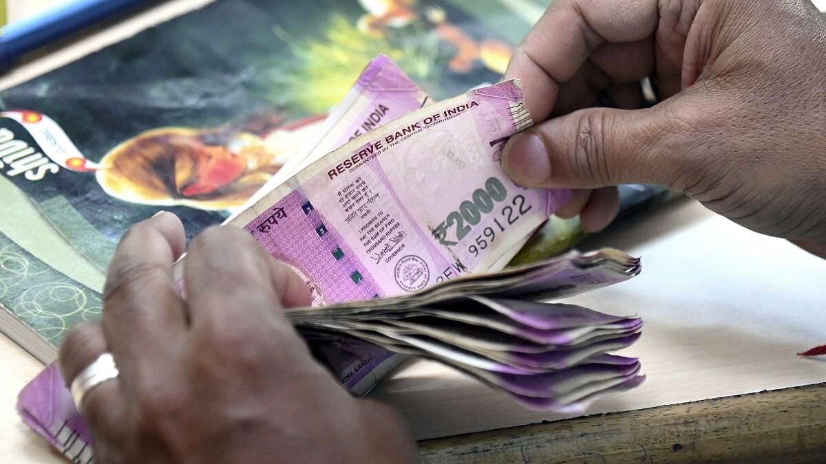 2000 Note Exchange: आधार कार्ड, पैन कार्ड या फॉर्म भरें, जानिए 2 हजार ...