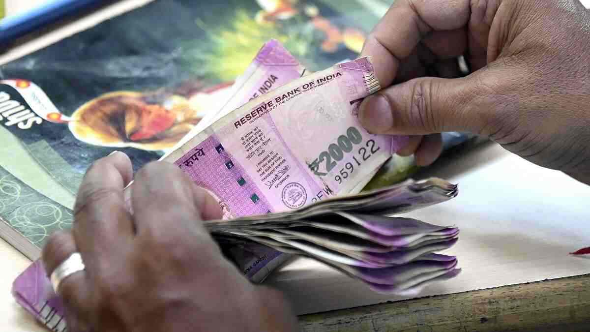 Counterfeit Currency: नकली नोटों से असली तबाही | rs 2000 notes banned ...