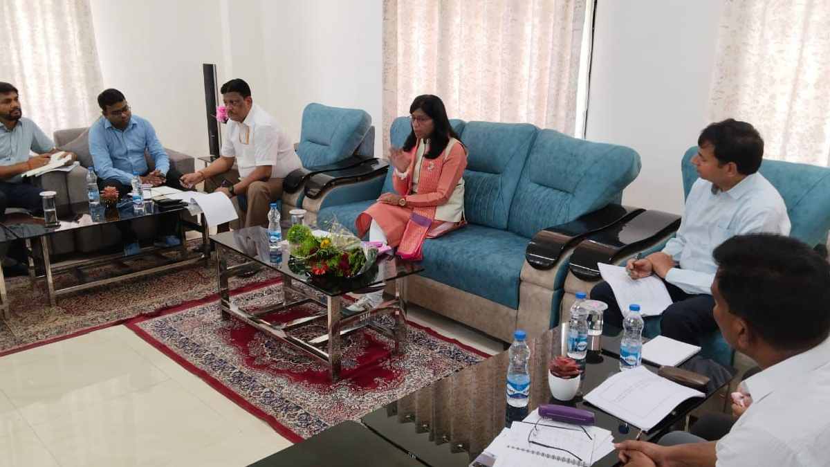 यौन उत्पीड़न के दर्ज मामलों में महिलाओं को मुआवजा दिलाना सुनिश्चित करें ...