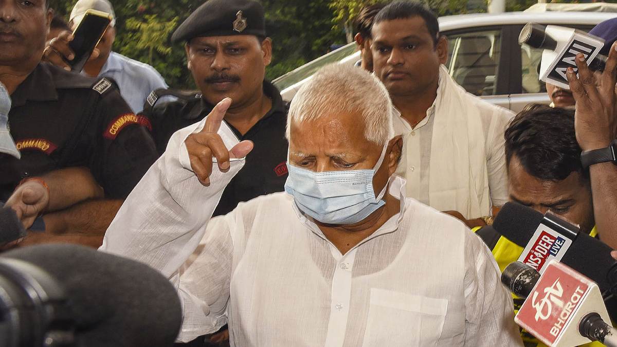 लैंड फॉर जॉब घोटाला: लालू परिवार के खिलाफ CBI ने दाखिल की चार्जशीट, DCM ...