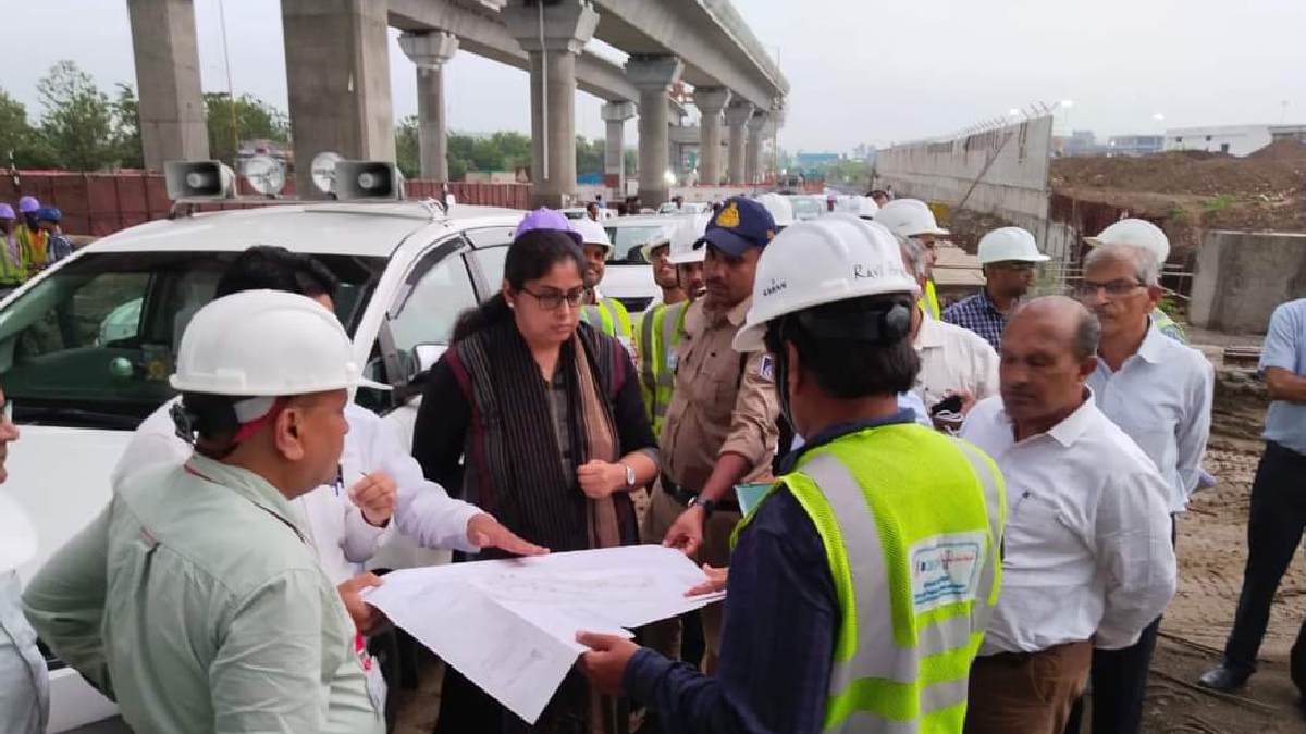 Indore news: अधिकारियों ने जाना मेट्रो प्रोजेक्ट का हाल, कहां तक पहुंचा ...