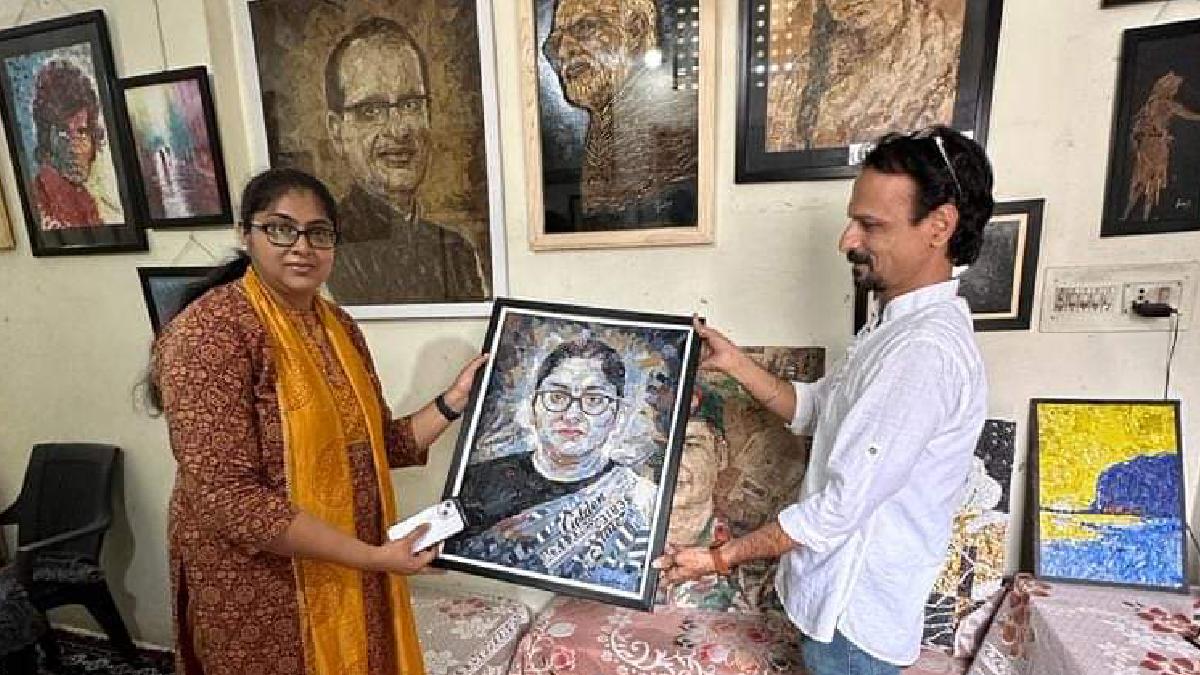 Indore news: कागज की कतरन से कलाकार ने बनाई सुंदर कलाकृति, निगम कमिश्नर ...