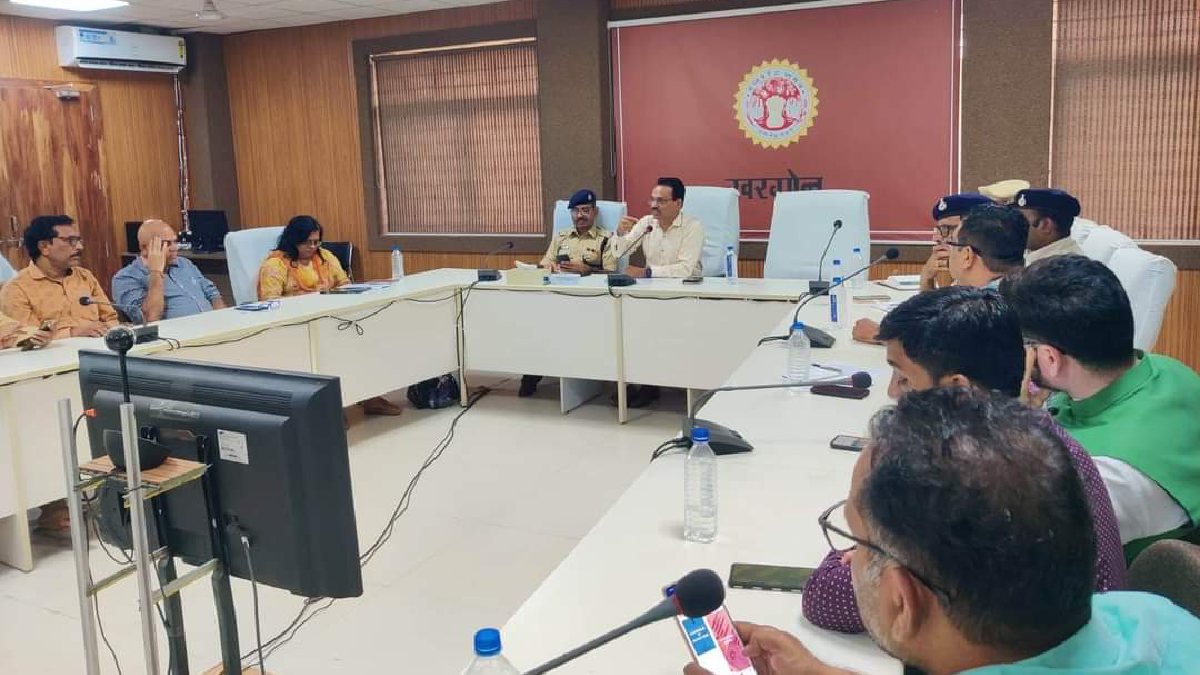 Khargone news: भक्तिभाव के साथ निकलेगा शिव डोला, तैयारियां पूरी | Shiv dola prepration started ...