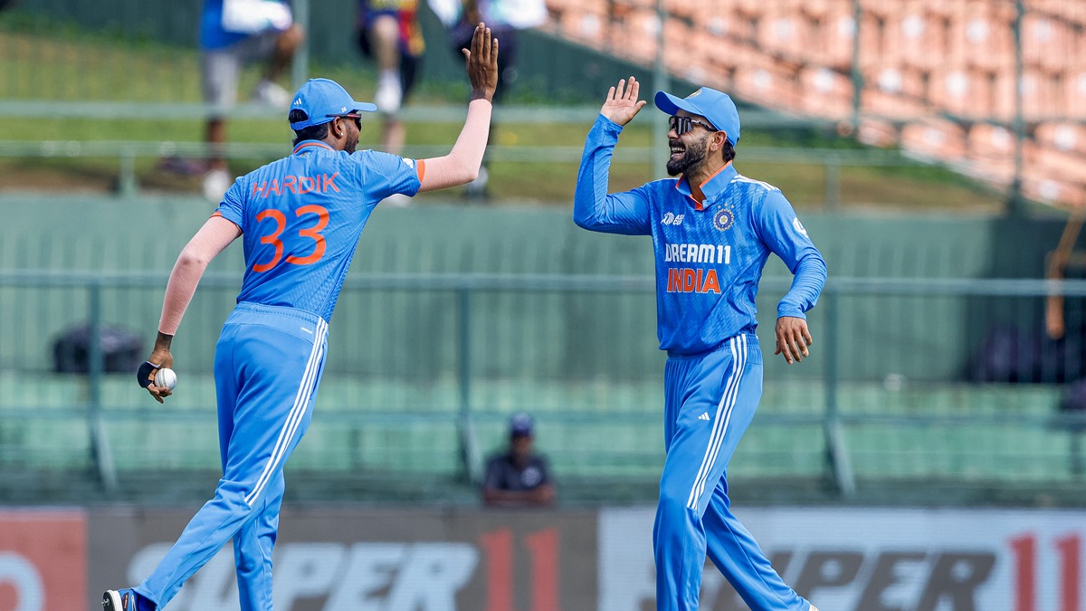 Ind vs Nep: विराट कोहली ने हवा में उछलकर एक हाथ से पकड़ा जबरदस्त कैच ...