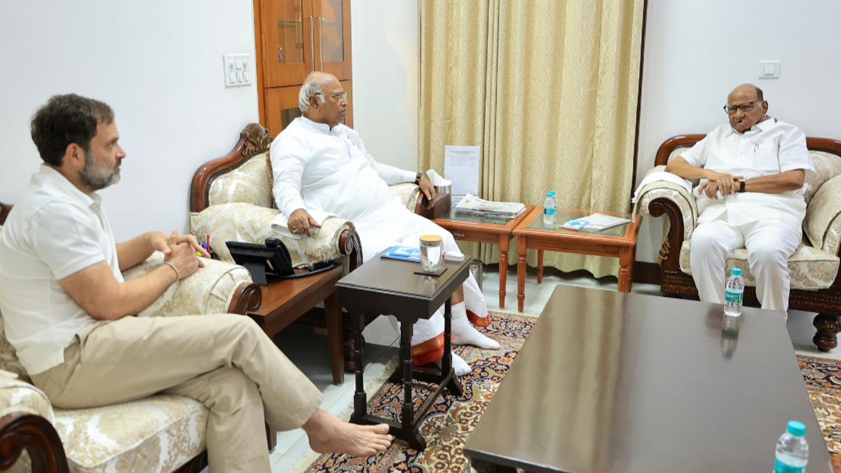 खड़गे, राहुल गांधी से NCP चीफ शरद पवार की अहम मुलाकात, क्या हैं मायने ...