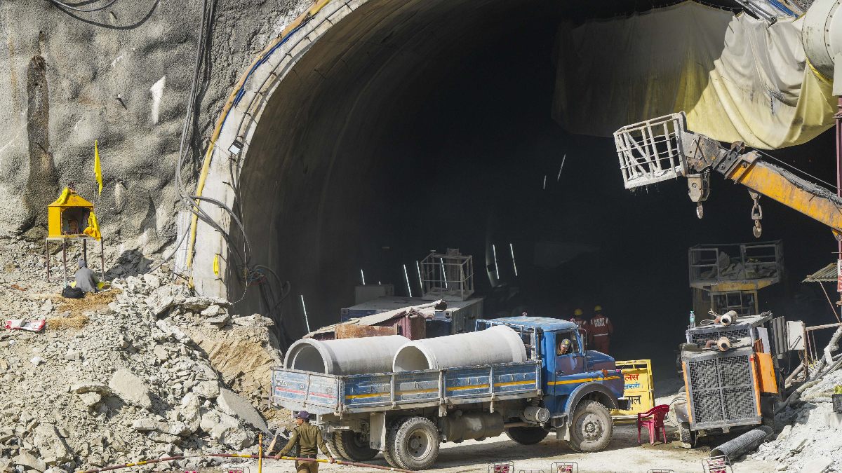 Uttarkashi Tunnel Rescue: 1.6 मीटर की मैनुअल ड्रिलिंग पूरी, हटाए गए ...