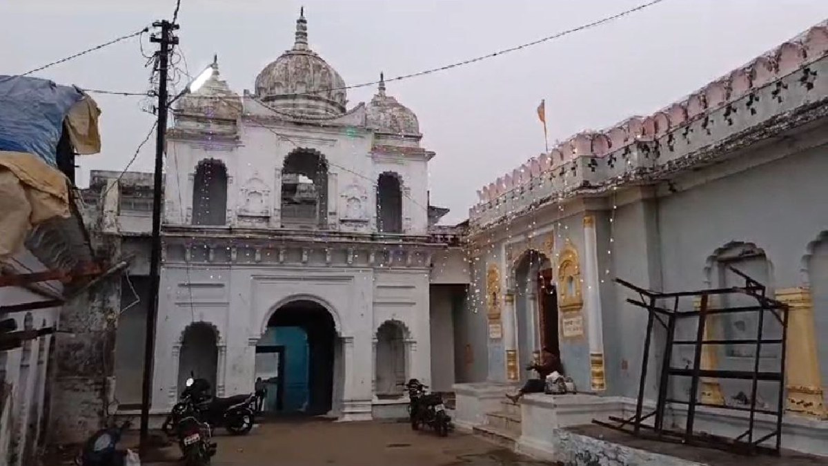 Ram Mandir: नर्मदा के तट पर बसा राम दरबार, अयोध्या राम मंदिर की तरह ...