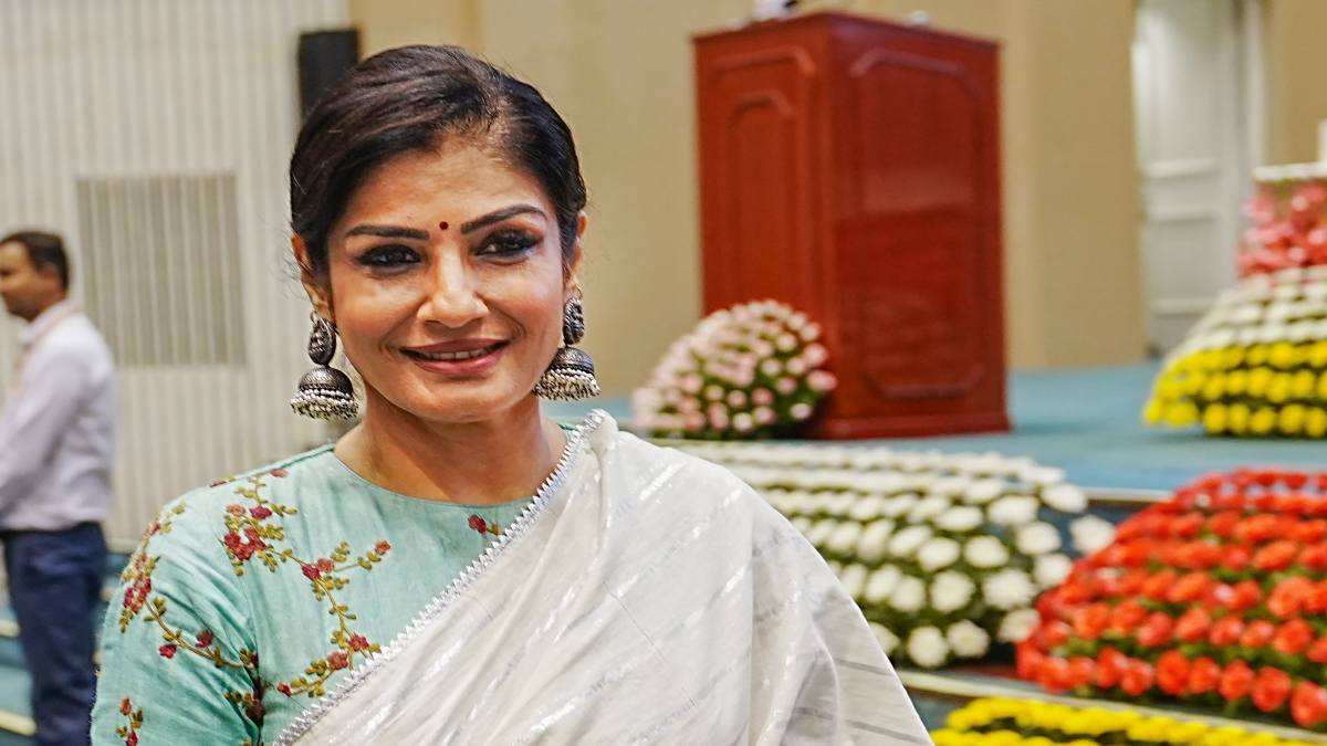 Fact Check: क्या लोकसभा चुनावों में रवीना टंडन ने की कांग्रेस को वोट ...